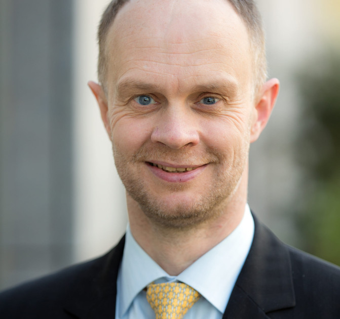 Professor warnt: Intransparente Versicherungs-Kosten bedrohen ...